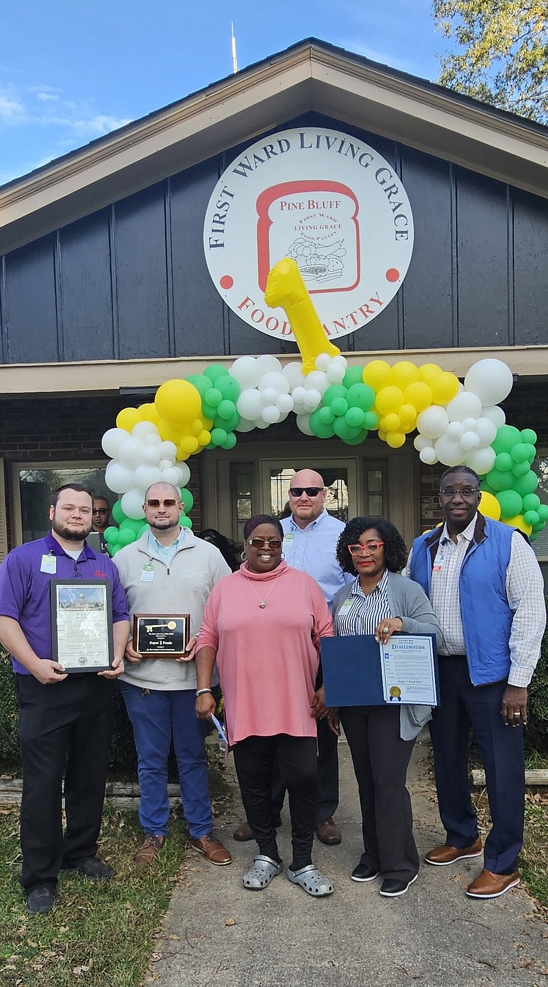 Food pantry honors Super 1 Foods | The Arkansas Democrat-Gazette - Arkansas' Best News Source