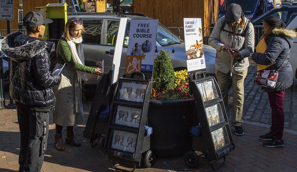 Rank-and-file Jehovah’s Witnesses say goodbye to tracking proselytizing ...