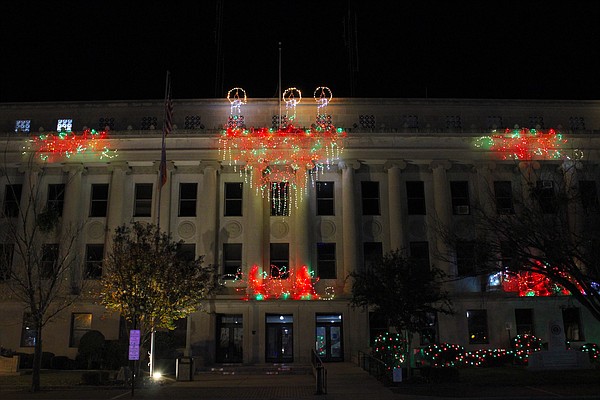 PHOTO: Courthouse lights | El Dorado News