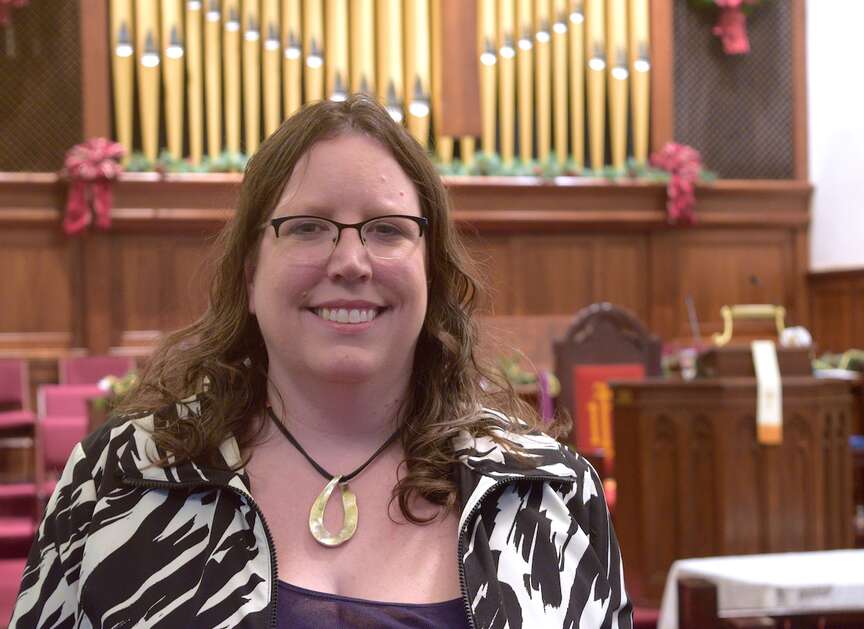 Power in the pulpit: Leslie Roper leads in non-traditional role | Hot ...