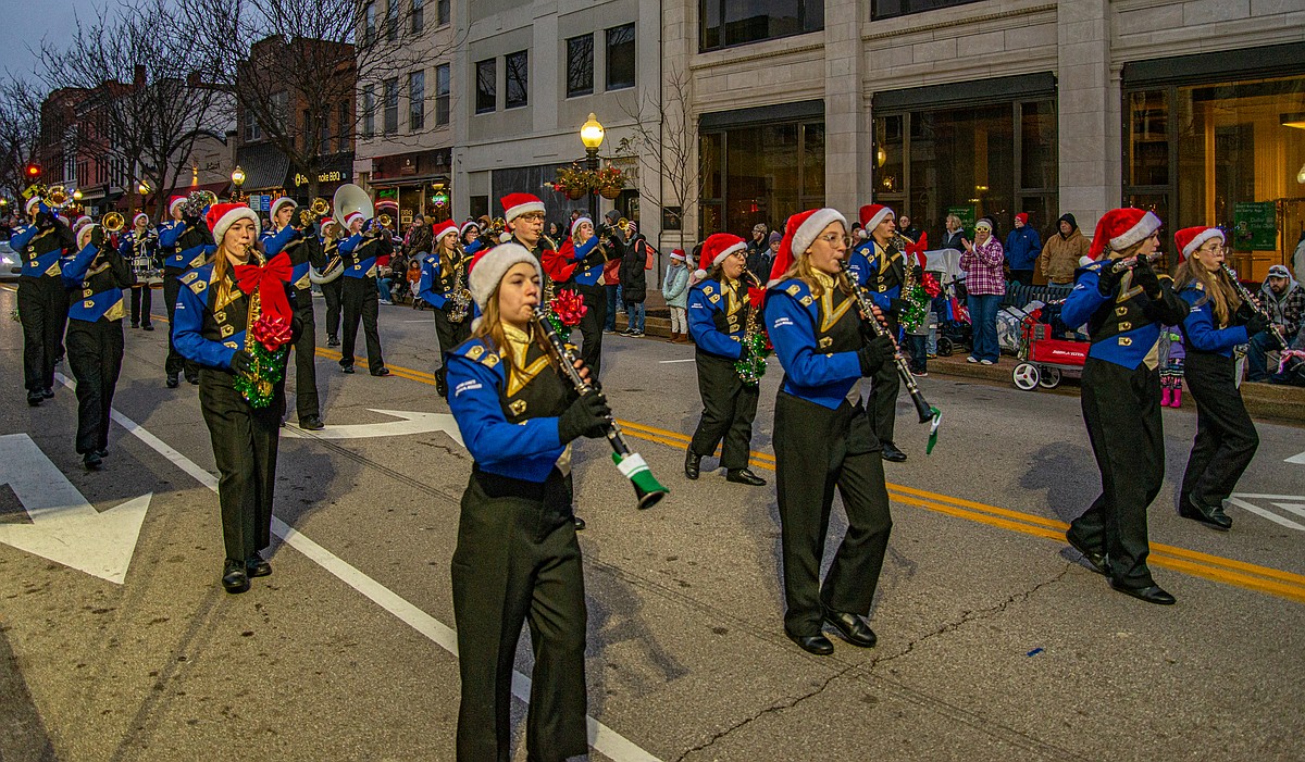 Jefferson City Jaycees parade spreads Christmas spirit | Jefferson City ...