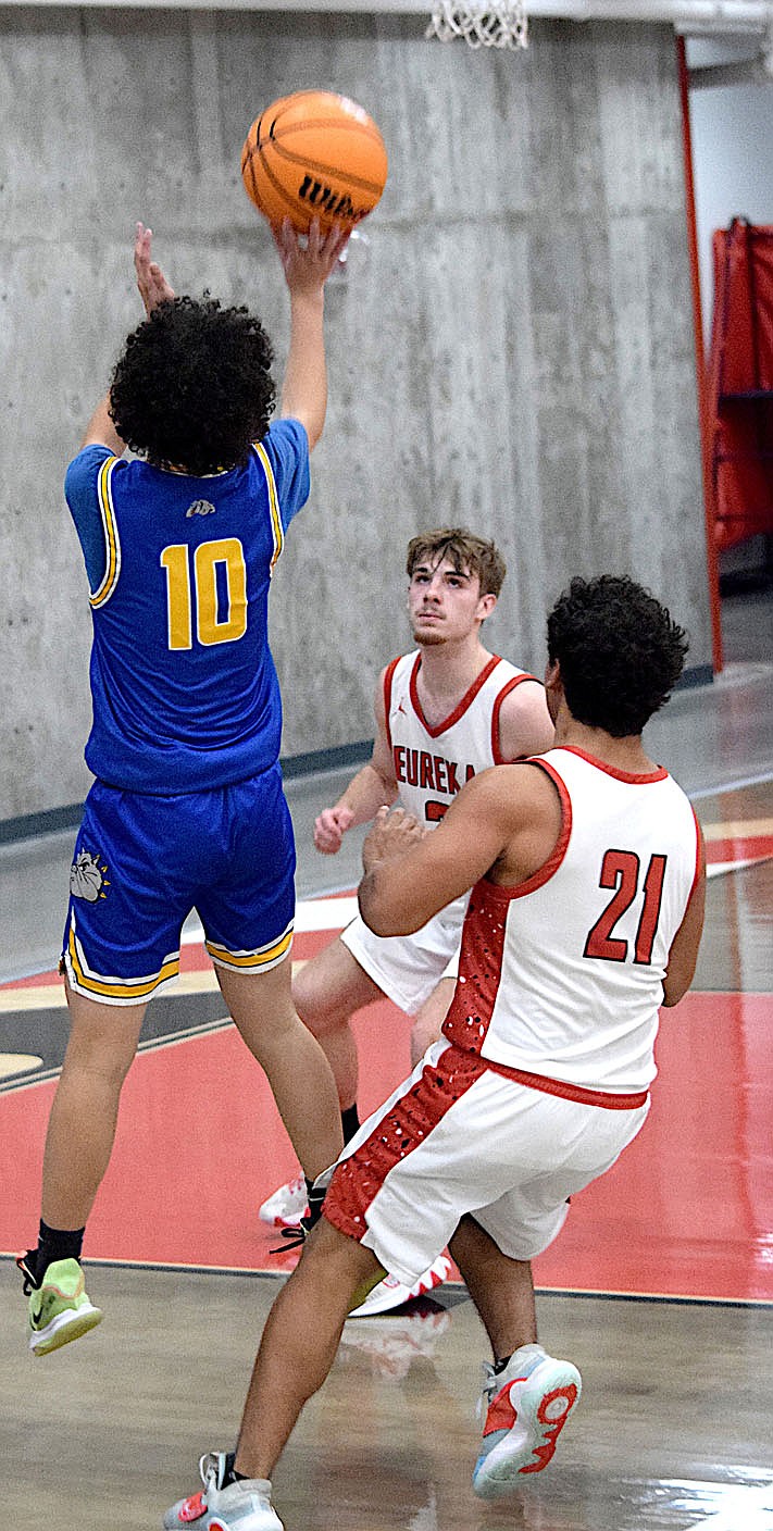 Bulldogs manage win over rival Highlanders | Westside Eagle Observer