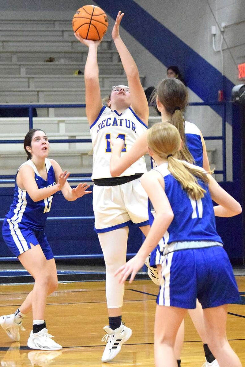 Griffins overwhelm Bulldogs in first half | Westside Eagle Observer