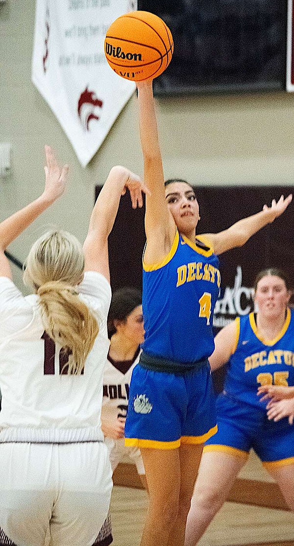 Wolves roll over Bulldogs for Colors Day win | Westside Eagle Observer