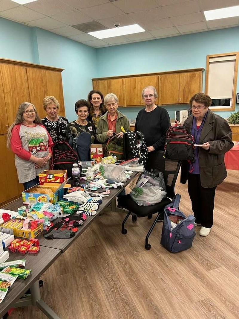 Club News: Willing Workers fill backpacks for giving | Pine Bluff ...