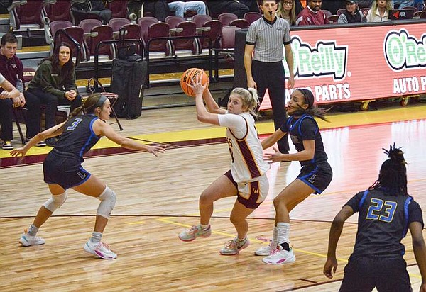 WATCH | Lake Hamilton Wolves hand Lakeside Rams first conference loss ...