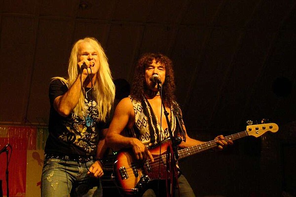 Walker embraces performing as Head East vocalist | Jefferson City News ...