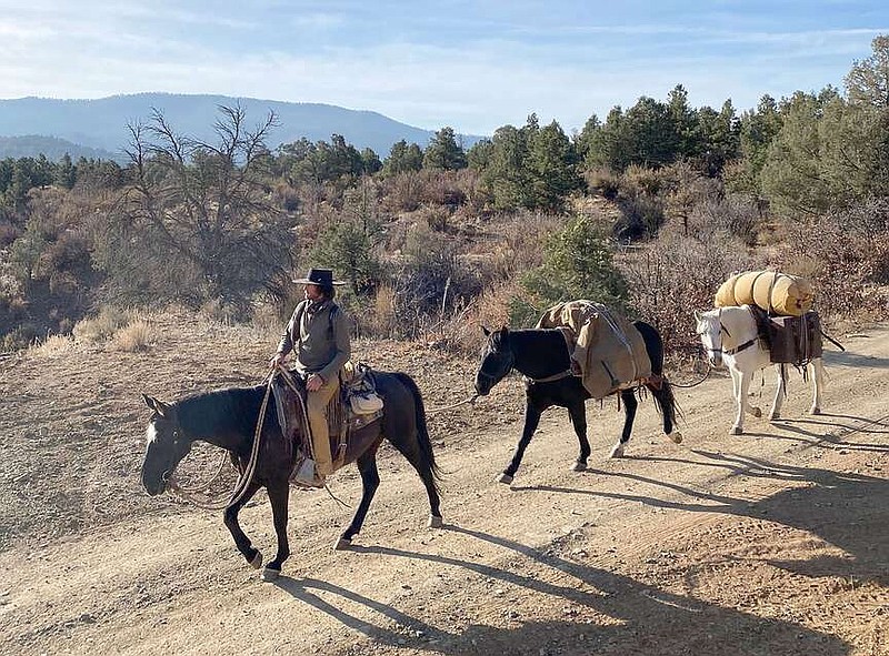 Traveling 7,200 miles by horse raises awareness of mustang plight ...