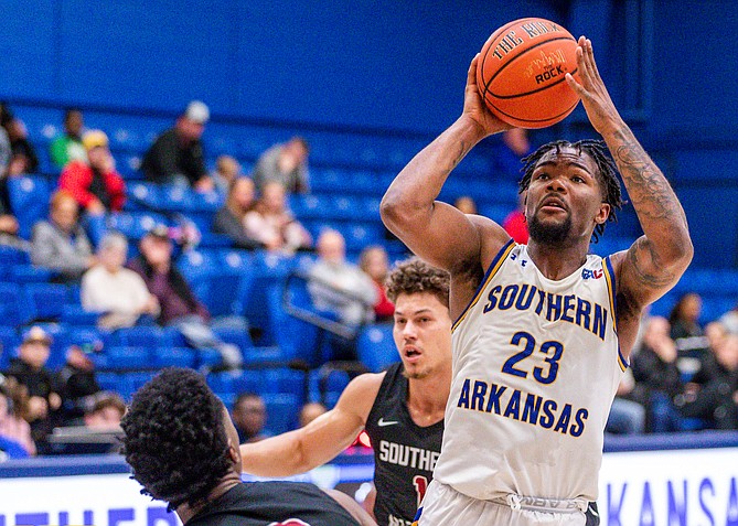 SAU's Ray scores 29 points during tough GAC loss to Savage Storm ...