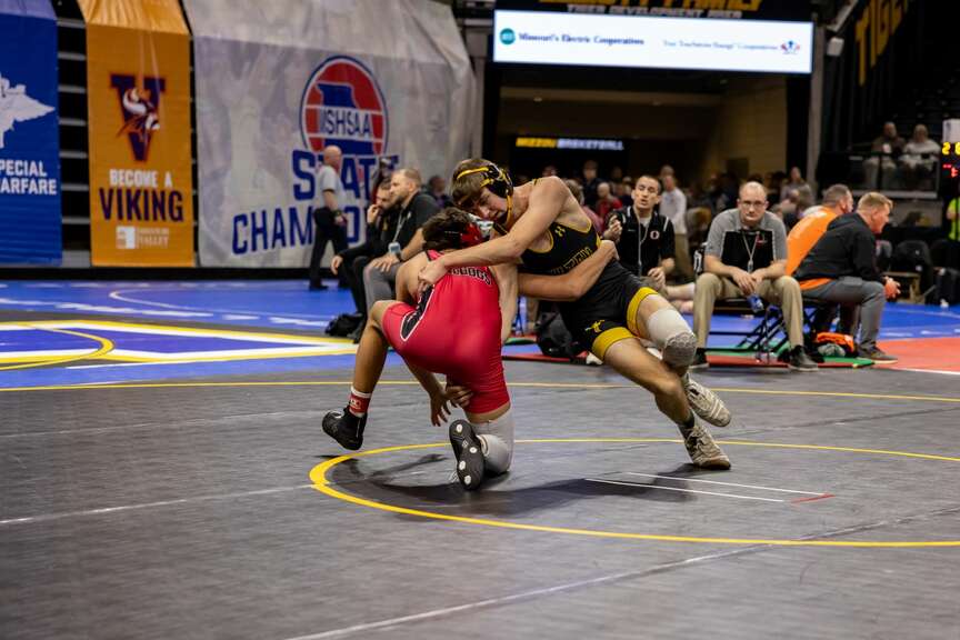 Fulton boys wrestlers Blattner and Brocksmith go 2-0 on Day 1 at state ...