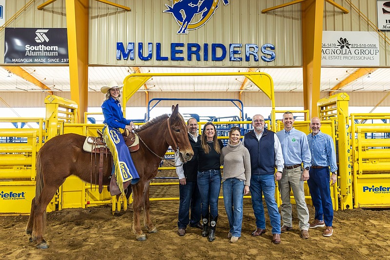 Governor Sarah Huckabee Sanders visited Southern Arkansas University as ...