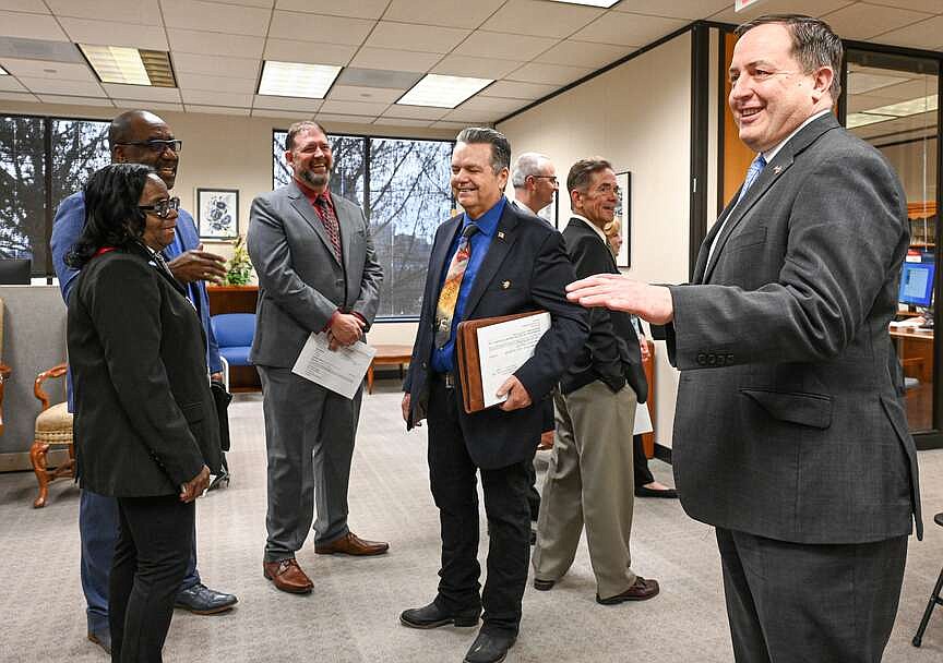 Candidates line up for first day of filing | Fulton Sun