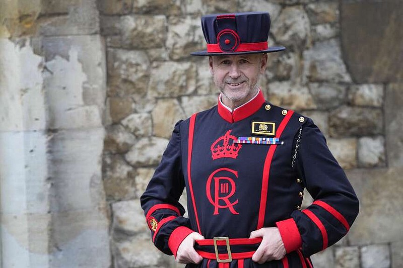 New ravenmaster takes charge of flock at Tower of London | Hot Springs ...
