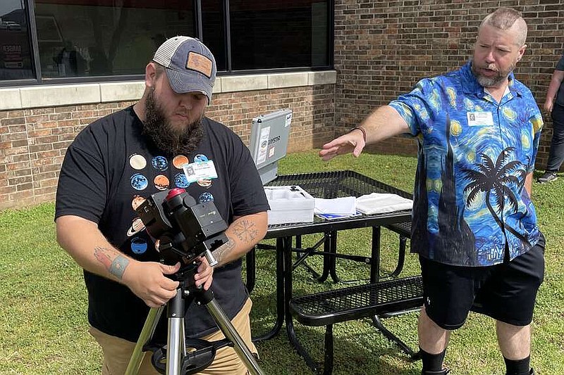WATCH | Citizen scientists show Texas High students how they will ...