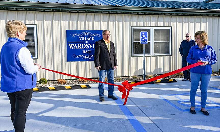 Wardsville celebrates opening of new hall | Jefferson City News Tribune
