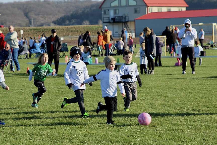 Soccer, sunshine bring smiles | Jefferson City News Tribune