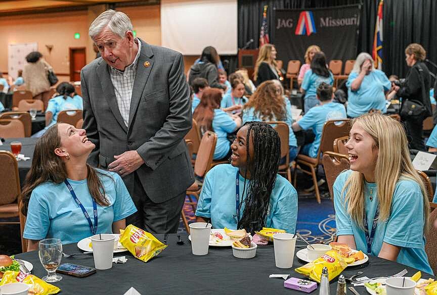 Parson gives words of encouragement to JAG students | Jefferson City ...