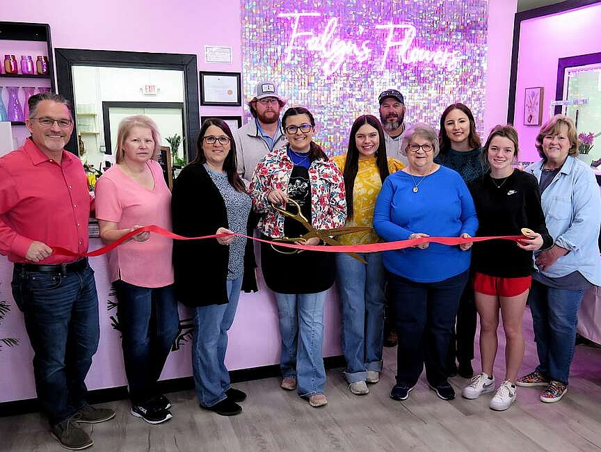 Ribbon cut at new Gentry flower shop | Westside Eagle Observer