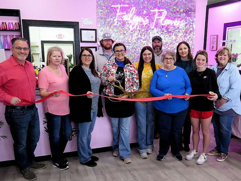 Ribbon cut at new Gentry flower shop | Westside Eagle Observer
