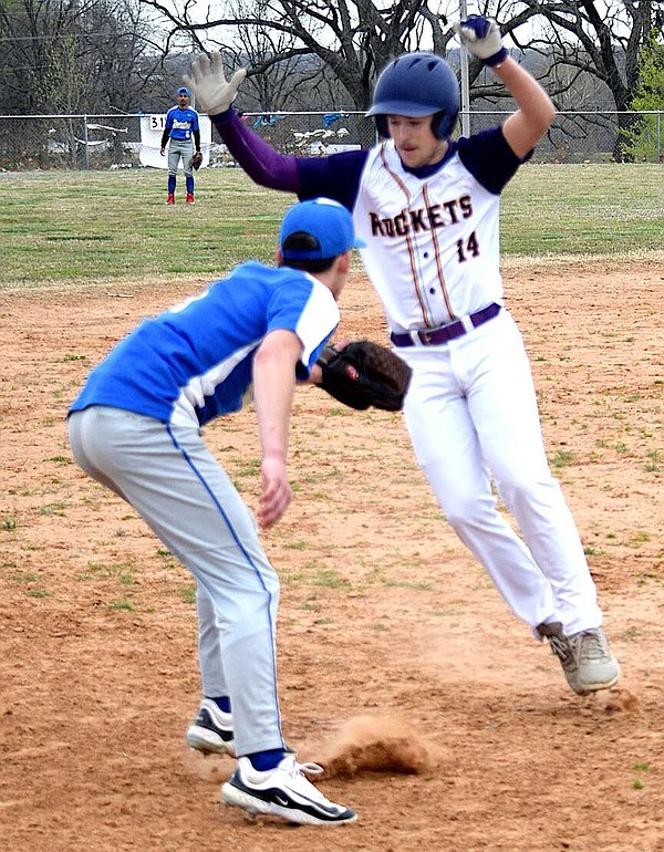 Bulldogs lose doubleheader | Westside Eagle Observer