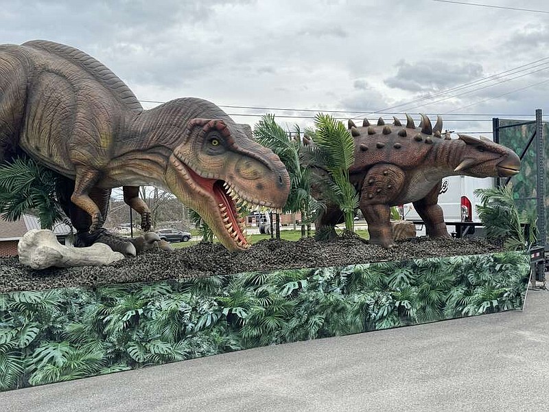 Dinosaurs visit Fulton | Fulton Sun