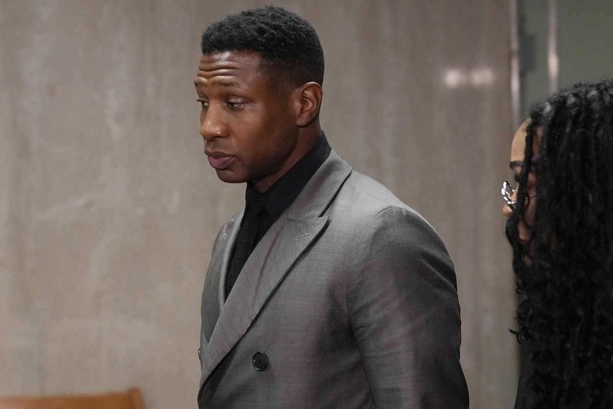 Actor Jonathan Majors sentenced to probation, avoiding jail time for assaulting ex-girlfriend ...