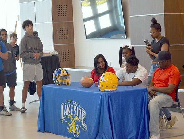 WATCH | Lakeside Rams’ Toatley signs to play football at Henderson ...