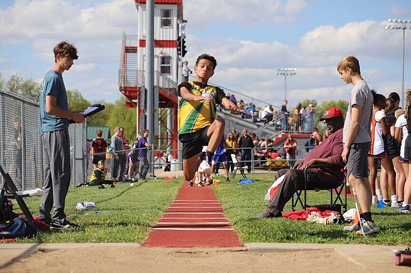 MSD track and field competes at Mexico Relays | Fulton Sun