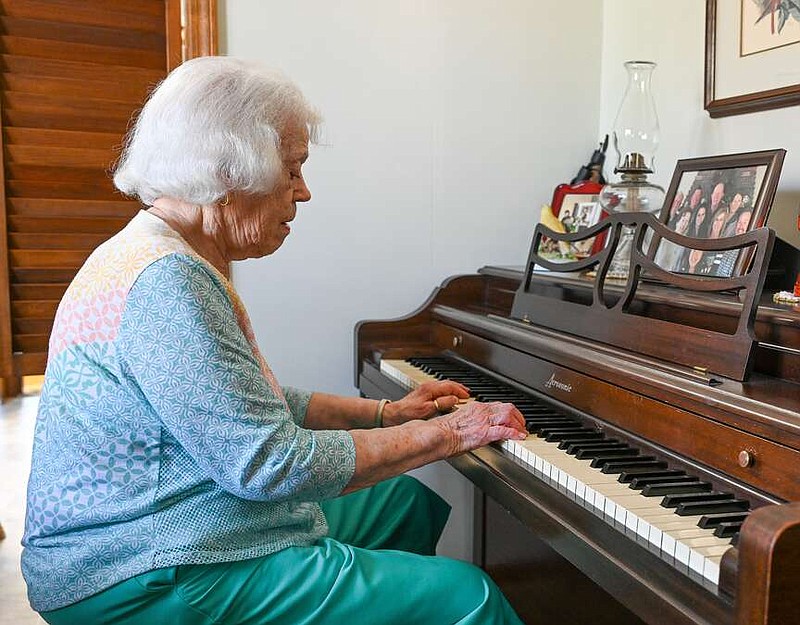 Masterson keeps step as she nears 100 | Jefferson City News Tribune