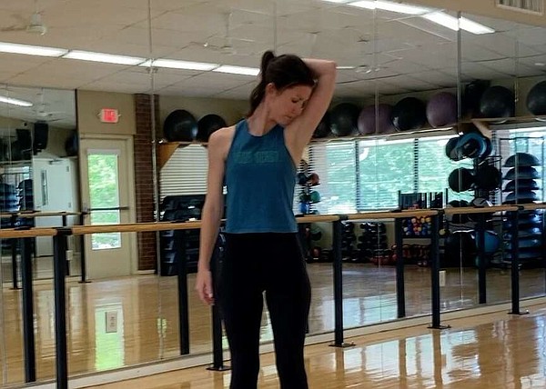 MASTER CLASS: Stretch exercise helps reduce neck and shoulder tension ...