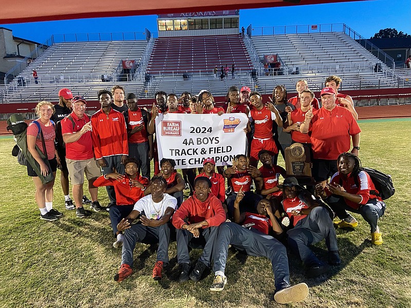 Panthers finish as state champions in track | Magnolia Banner News