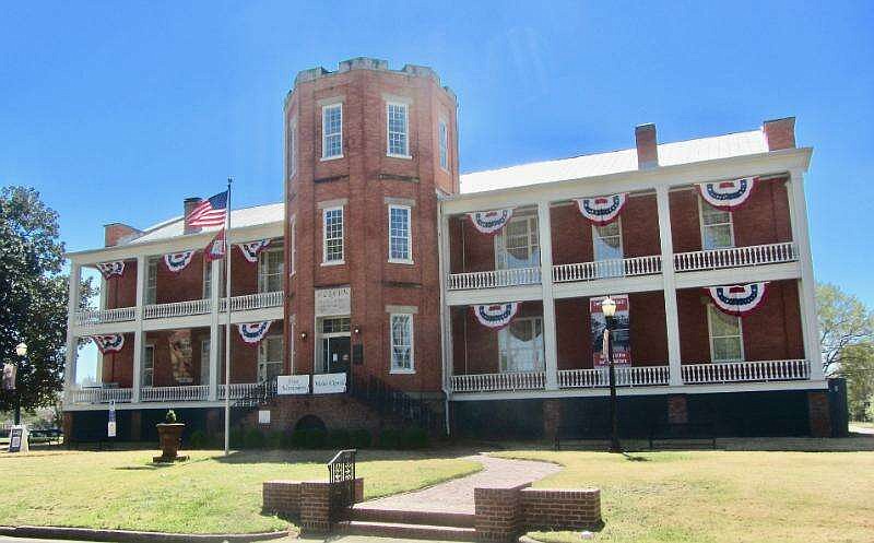 ARKANSAS SIGHTSEEING: MacArthur Museum of Arkansas Military History ...