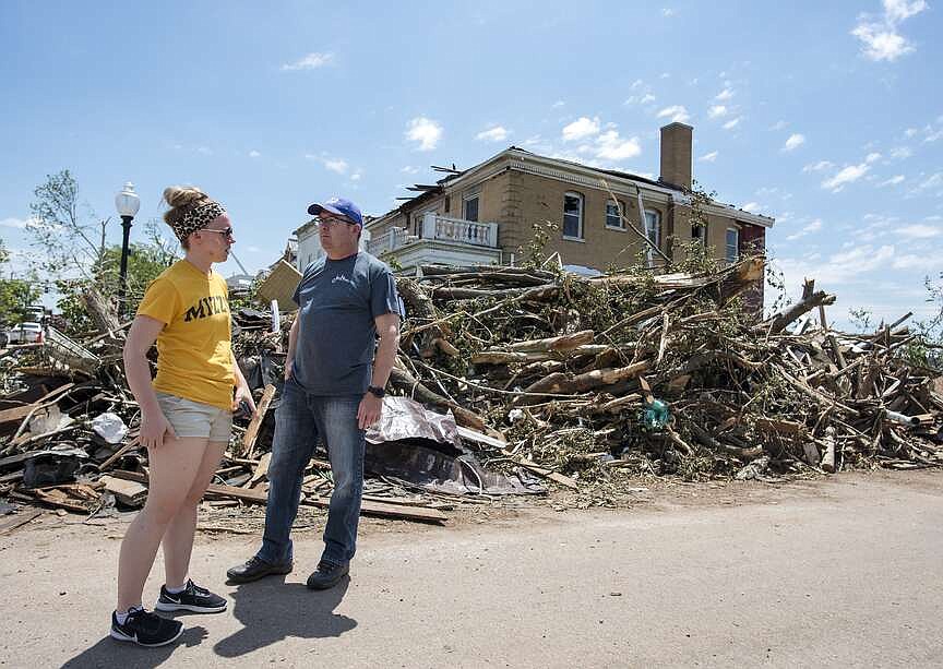 Meteorologist recounts experience covering Jefferson City tornado ...