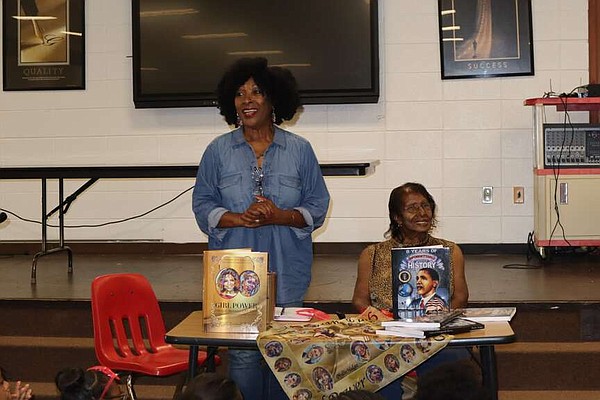 Phyllis Hodges reads to CFSD students | Camden News