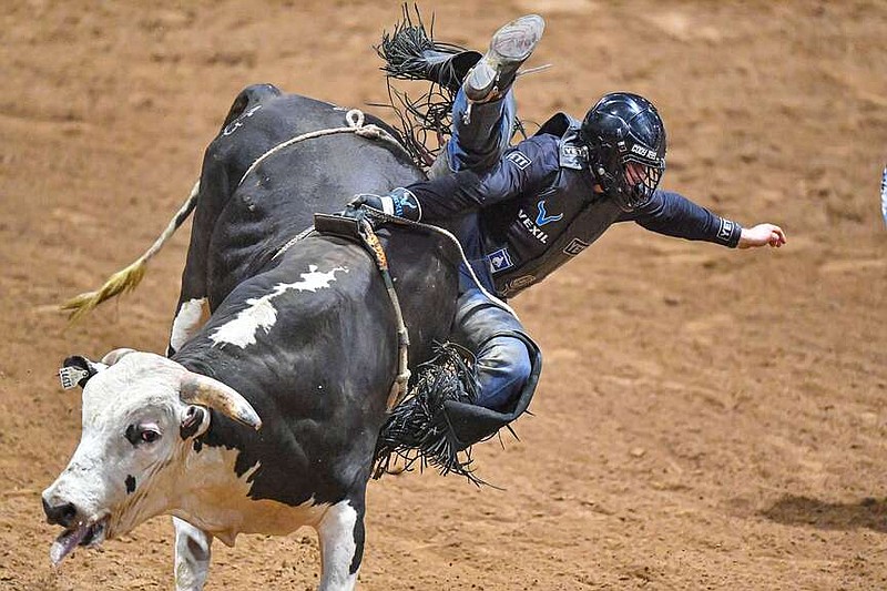 Old Fort Days Rodeo ready for roping and riding to return during last ...