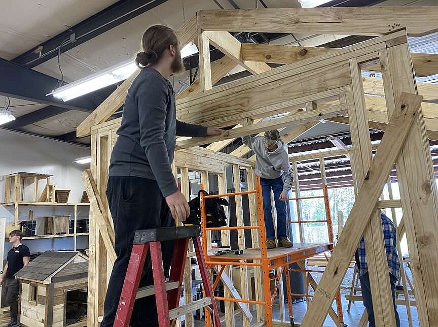 Weyerhaeuser donates $15k to start construction program with LHHS | Hot ...