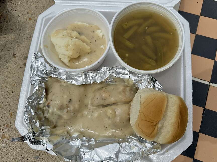 WATCH | Takeout Takeaways: Mama Vee’s country-fried steak and fixins ...