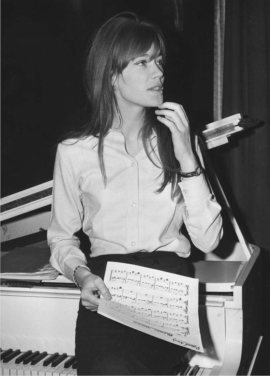 Françoise Hardy, French singing legend and pop icon, dies at 80 ...