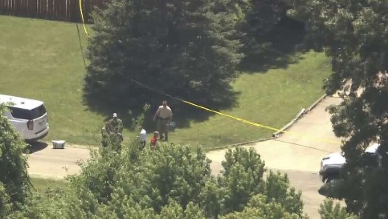 Gunfire in Illinois injures 3 deputies, suspect inside home | The ...