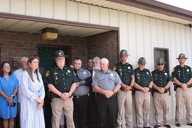 Sanders visits Fordyce in the aftermath of mass shooting | Camden News