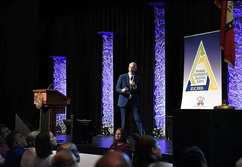 Arkansas education secretary addresses challenges of phones in ...