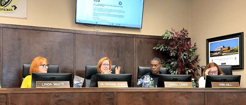 WATCH | HSSD joins pilot program addressing in-school phone usage | Hot ...