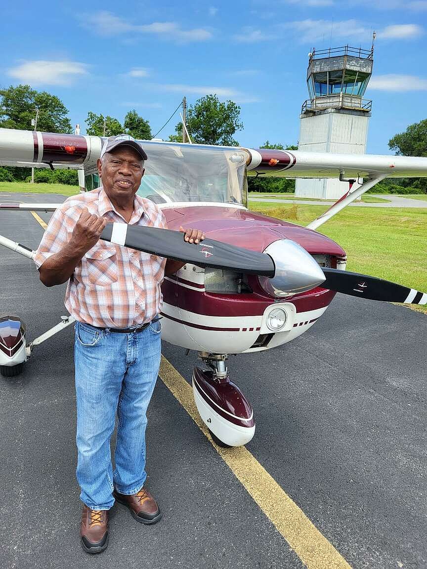 Pilot, 83, remains devoted to flying, world of aviation | Pine Bluff ...