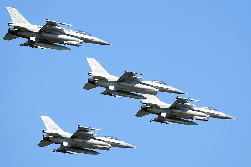 Ukraine receives first F-16 fighters | Northwest Arkansas Democrat-Gazette