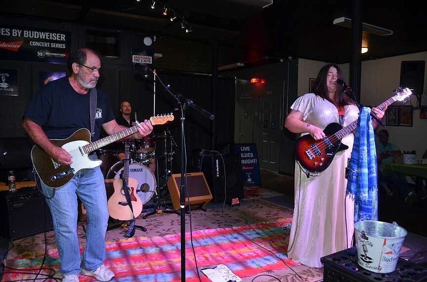 Amanda Fish Band splashes in PB | Pine Bluff Commercial News