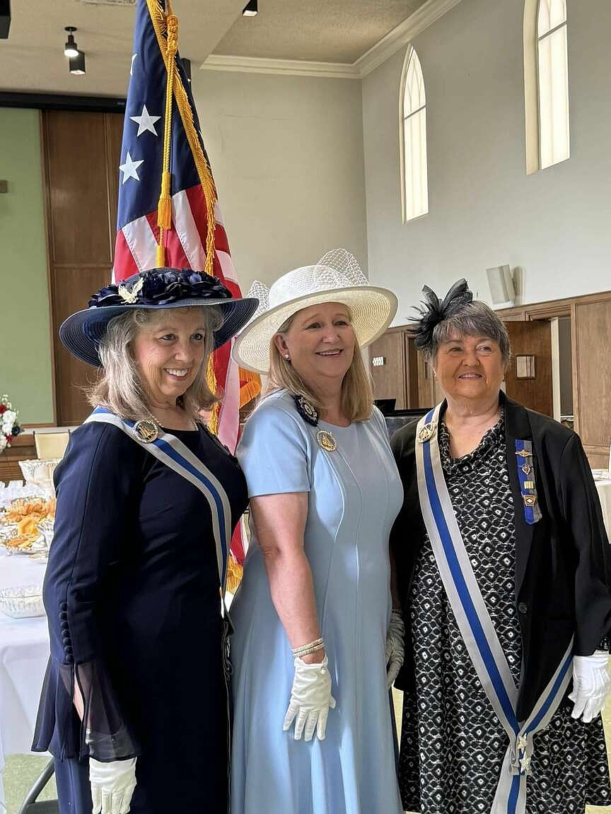 United Daughters of 1812 honors national officers from Pine Bluff ...