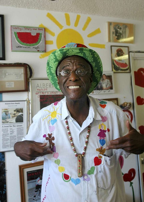 ‘Famous Amos’ cookie creator Wally Amos, 88, dies at home in Hawaii ...