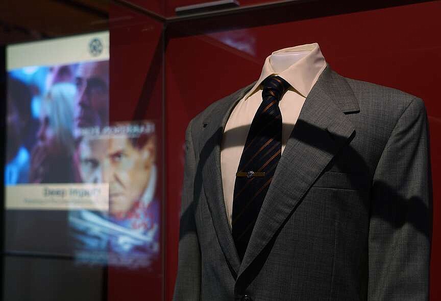 New Clinton Presidential Center exhibit celebrates ‘presidents’ from TV ...