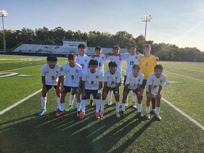 Encouraging signs for Mustang boys’ soccer | The McDonald County Press