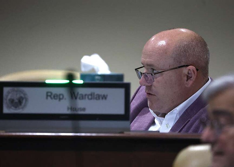 Legislative panel delays adoption of report on Arkansas gun laws ...